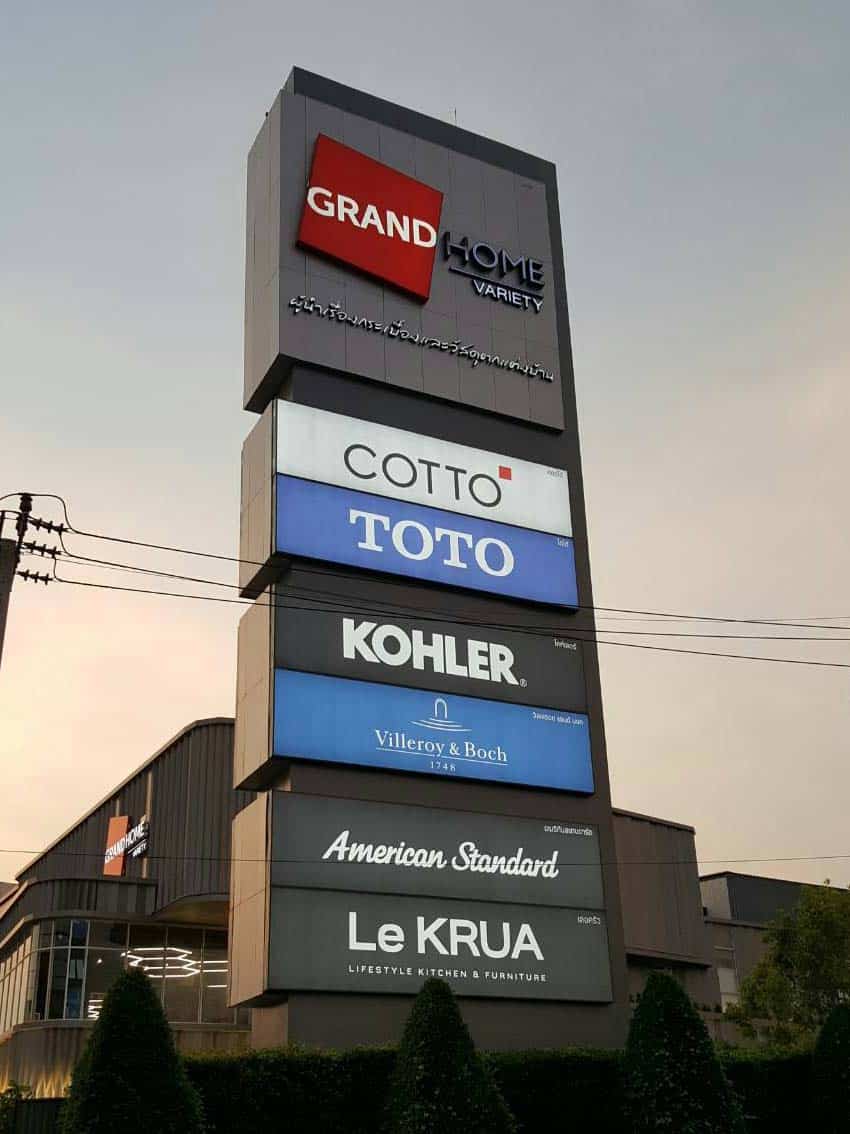 BIG-TOWER-SIGN - Triangle View - Professional Advertising